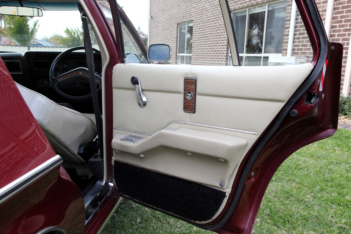 Holden HX Statesman, 308ci - East Coast Car Excellence